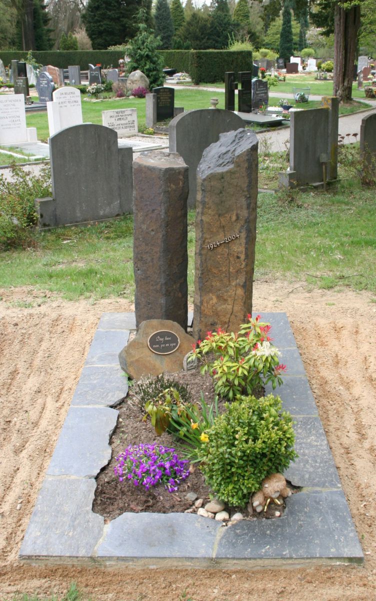 Ruwe steen Basalt met leisteen | Baarnsche Steenhouwerij Kreuning